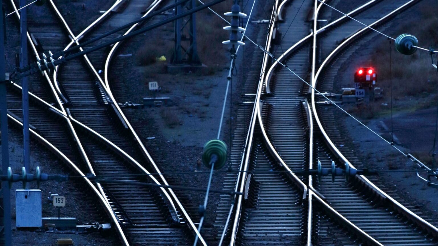 Allianz pro Schiene und Bahn­industrie­verband fordern mehr finanzielle ...