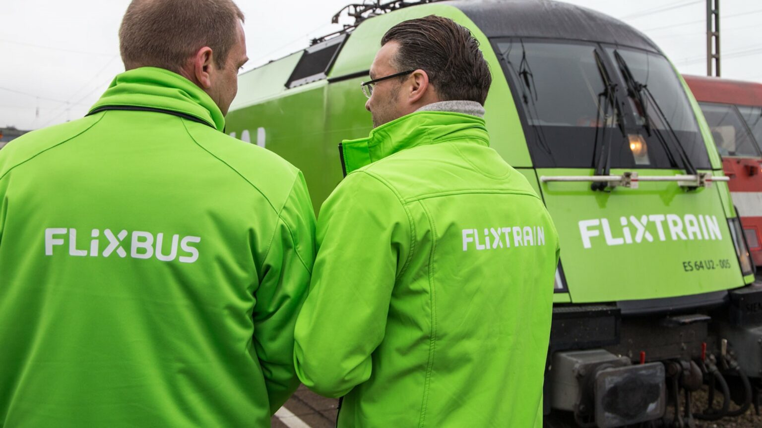 Transdev Vertrieb stellt Ticketautomaten für Flixtrain auf – Bahnblogstelle