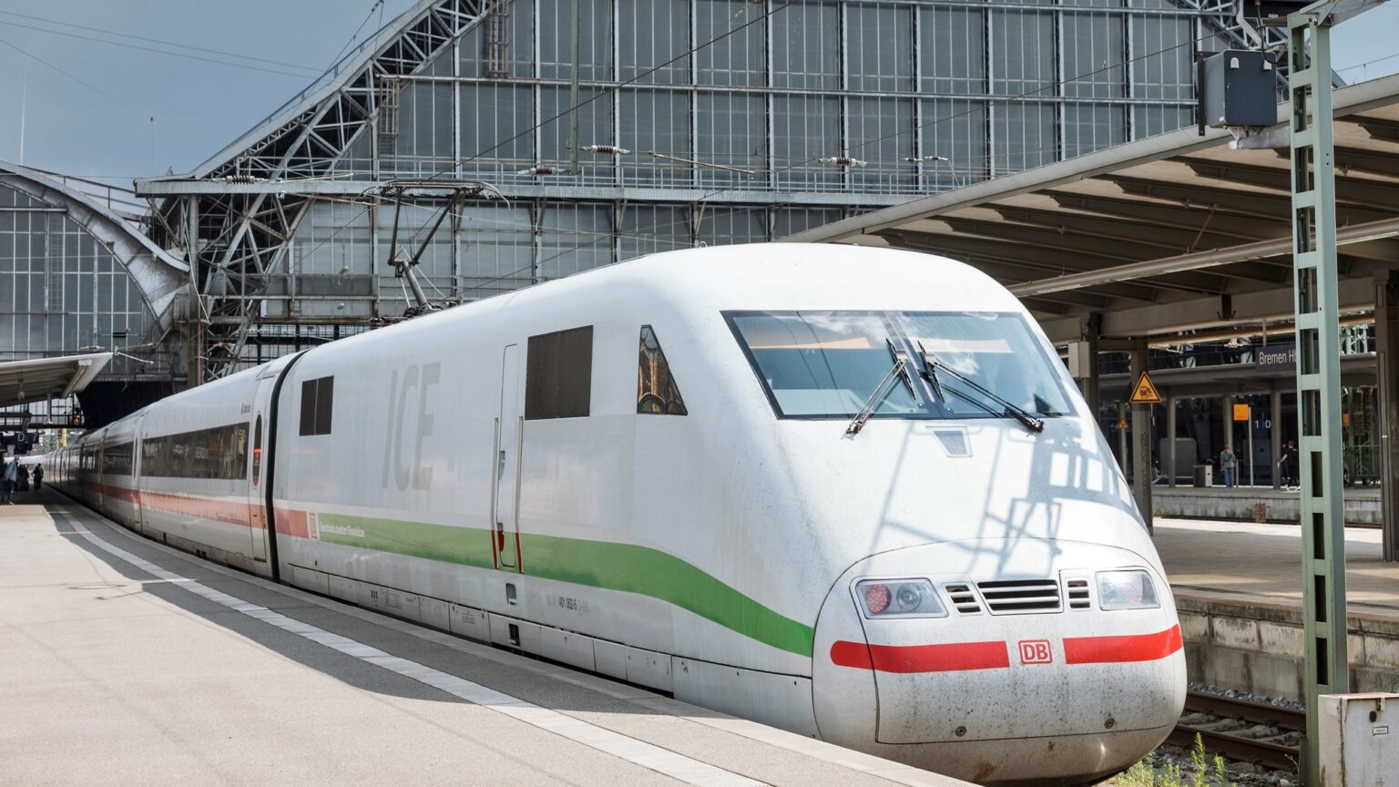 76 Triebköpfe der ICE 1-Flotte erhalten neue Stromrichter – Bahnblogstelle