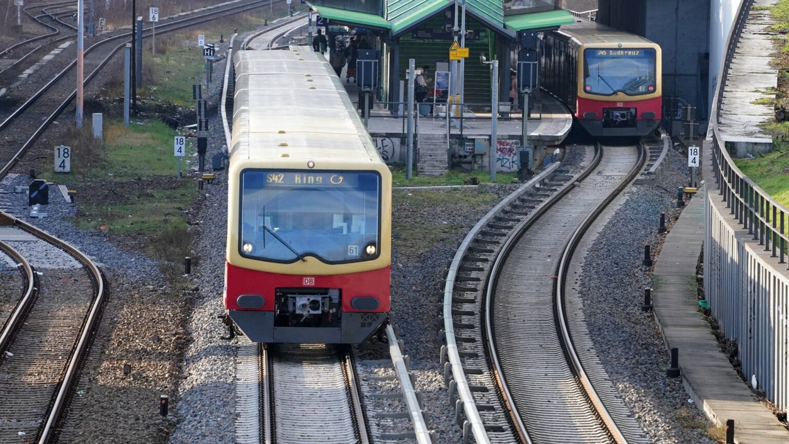 Berliner Ringbahn fährt wieder durchgehend – Bahnblogstelle