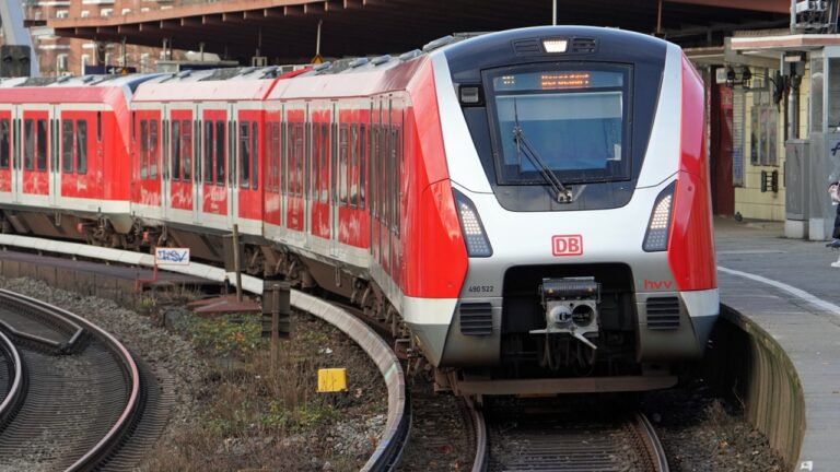 S-Bahn Hamburg treibt Digitalisierung voran – neues Leitsystem ...