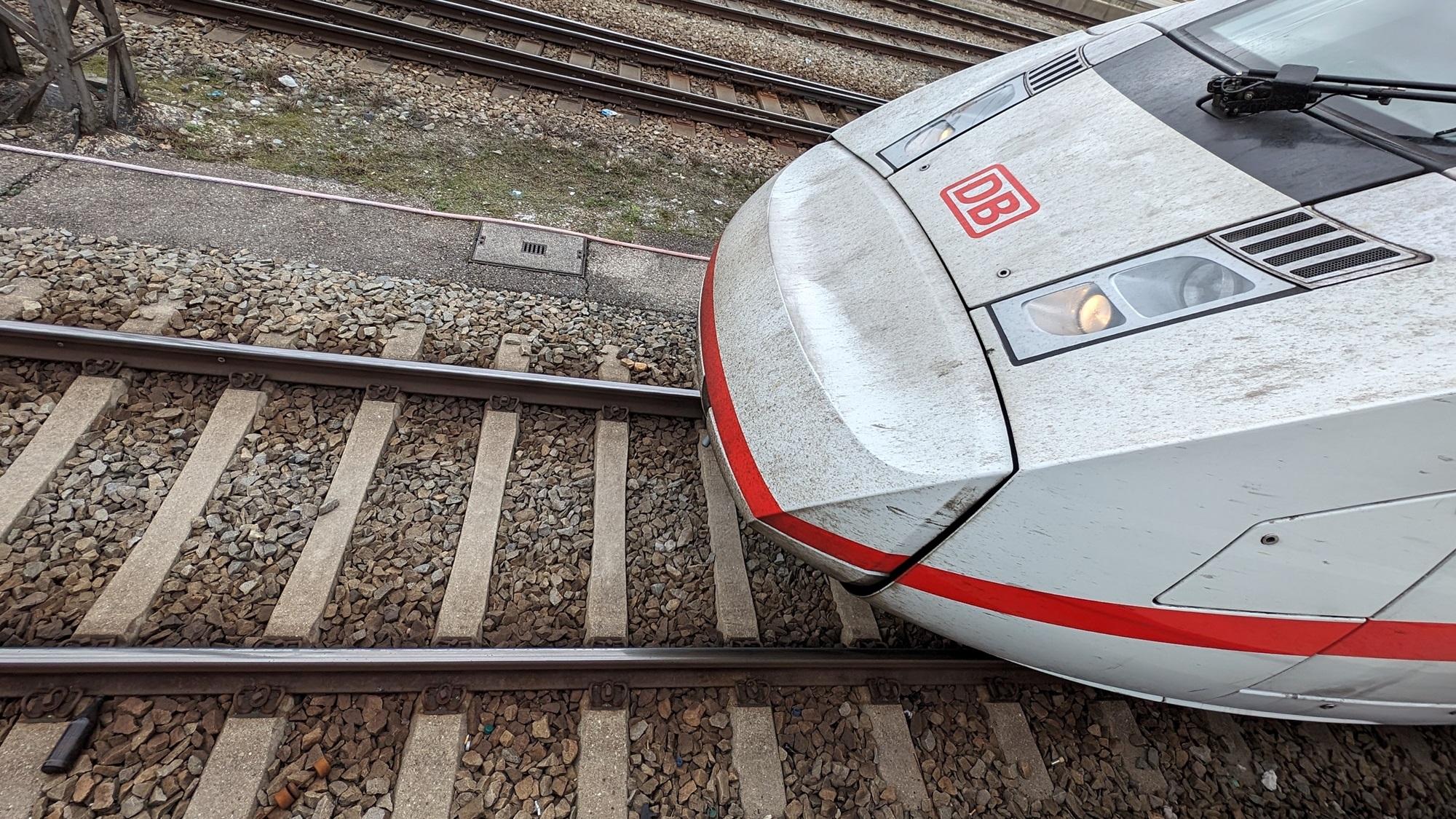 ICE in Thüringen liegengeblieben - 450 Menschen betroffen | Bahnblogstelle