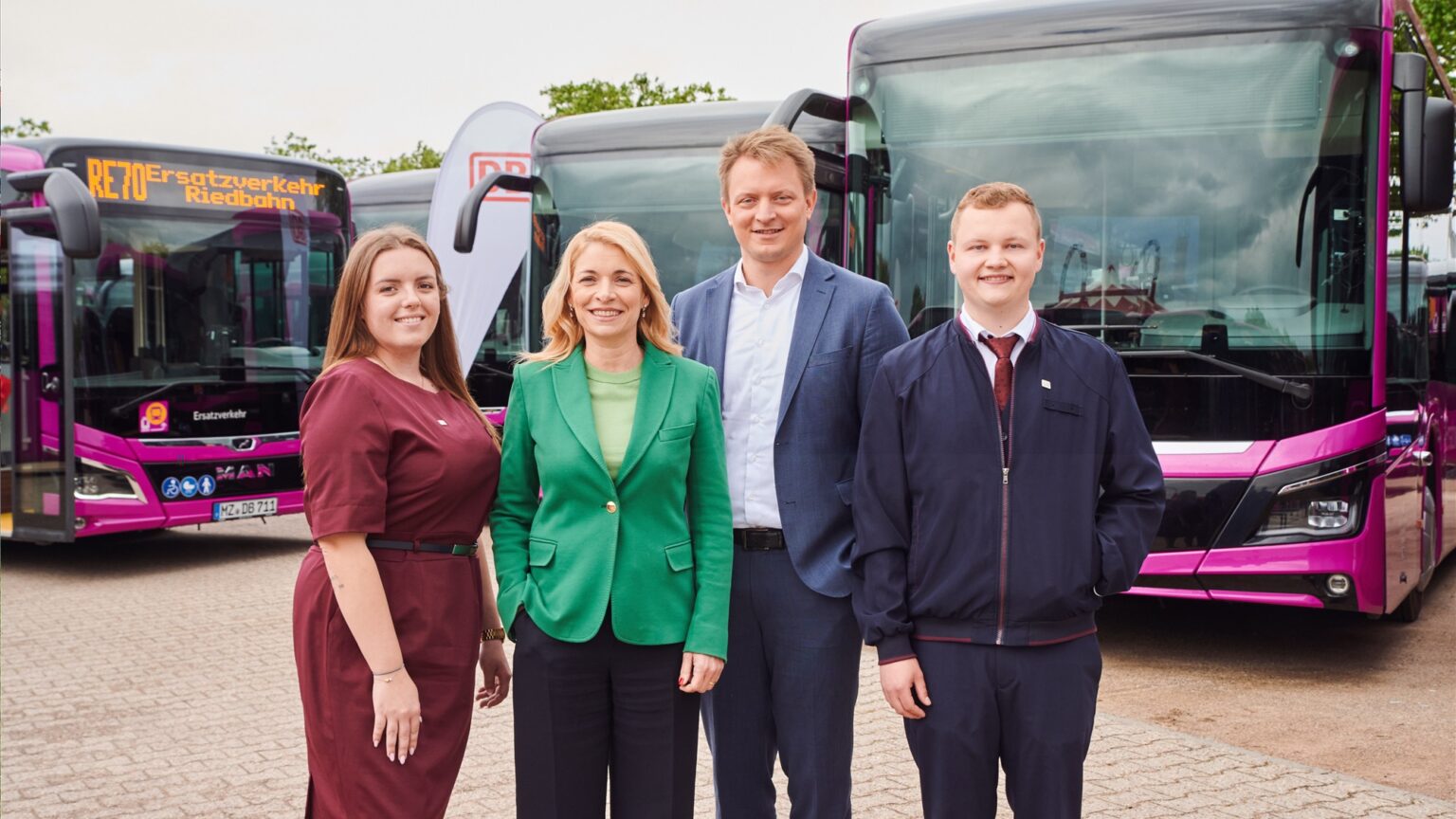 Ersatzverkehr mit 400 Busfahrern während Streckensperrung zwischen ...