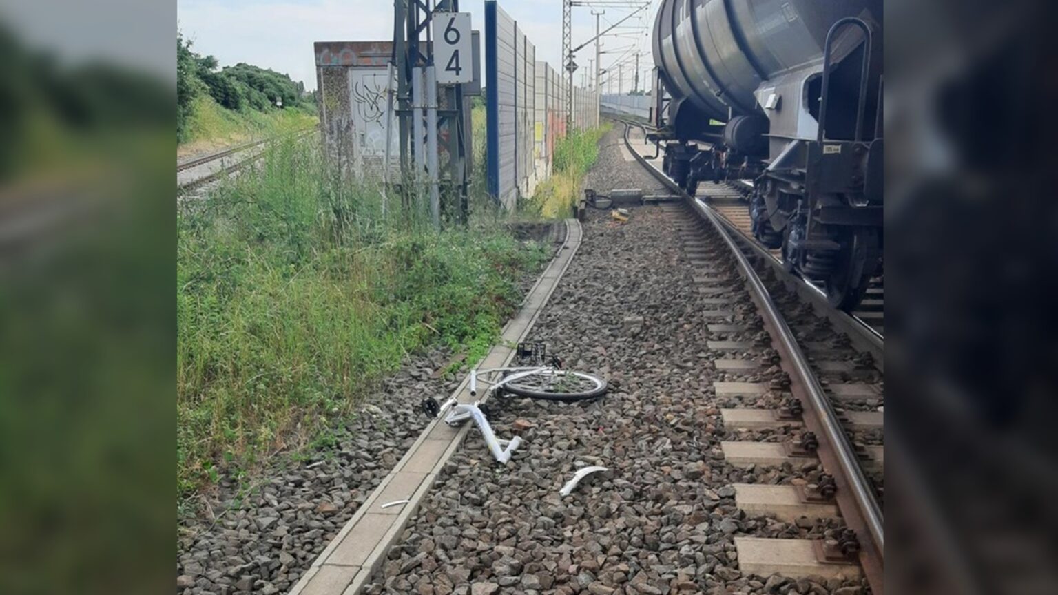 Fahrräder auf Bahnstrecke geworfen – Bundespolizei ermittelt – Bahnblogstelle
