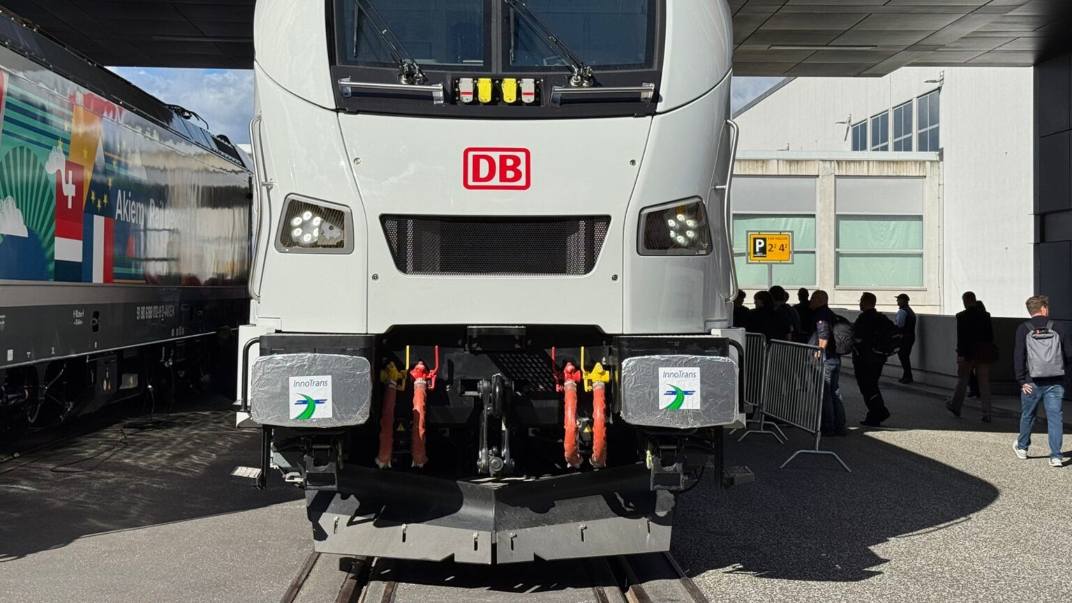 InnoTrans: Talgo zeigt neue DB-Lok und Intercity-Wagen für DSB ...