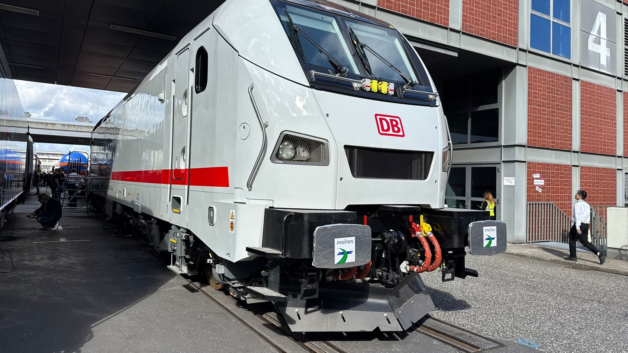 InnoTrans: Talgo zeigt neue DB-Lok und Intercity-Wagen für DSB ...