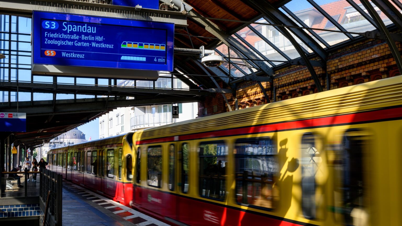 Pilotprojekt in Berlin: S-Bahn bekommt neue Auslastungsanzeige ...